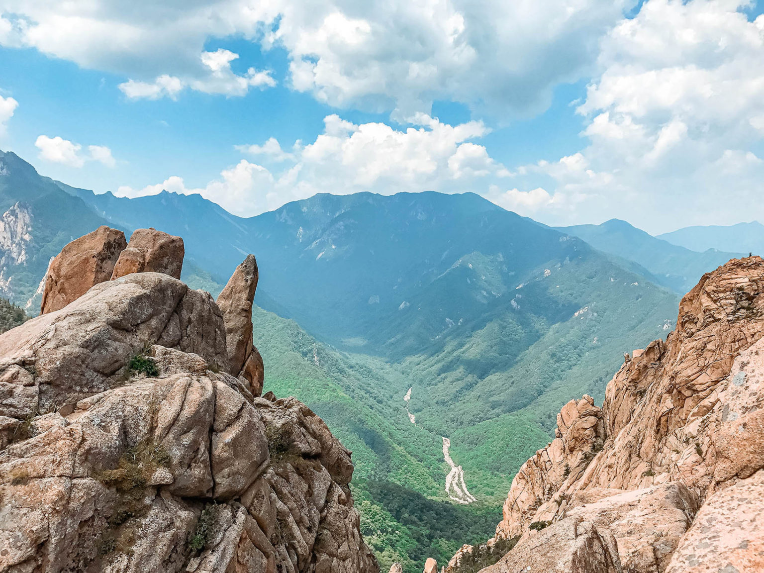 An Ultimate Guide to Visiting Seoraksan National Park - Ben In Wanderland